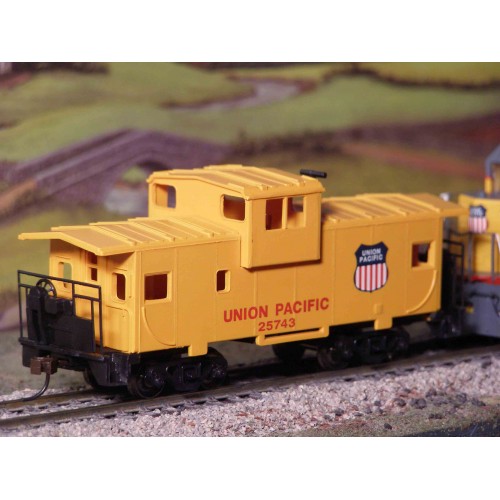 BACHMANN UNION PACIFIC Wide Vision CABOOSE - Papamallard